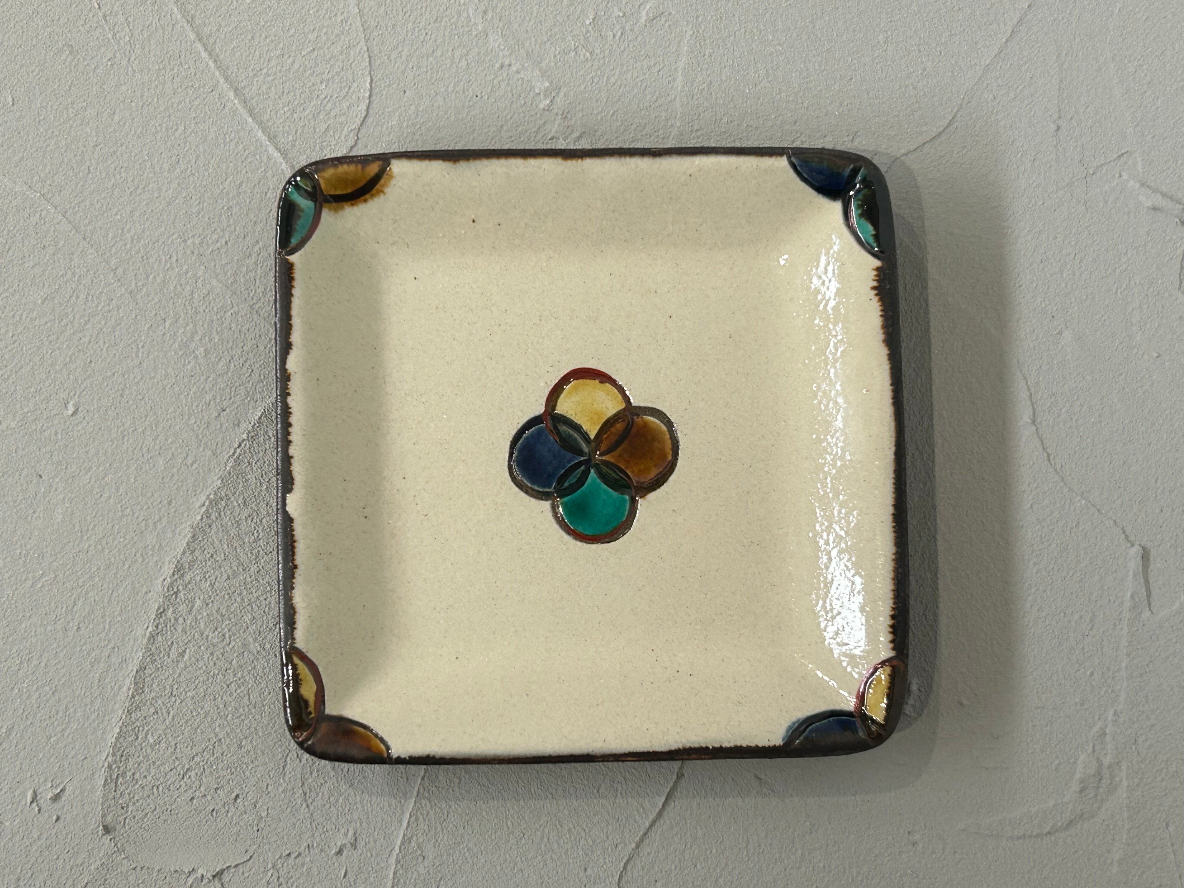 【一翠窯】 issui pottery 正方皿 小 四つ輪/HK00197 – ジェネラルストア 百代